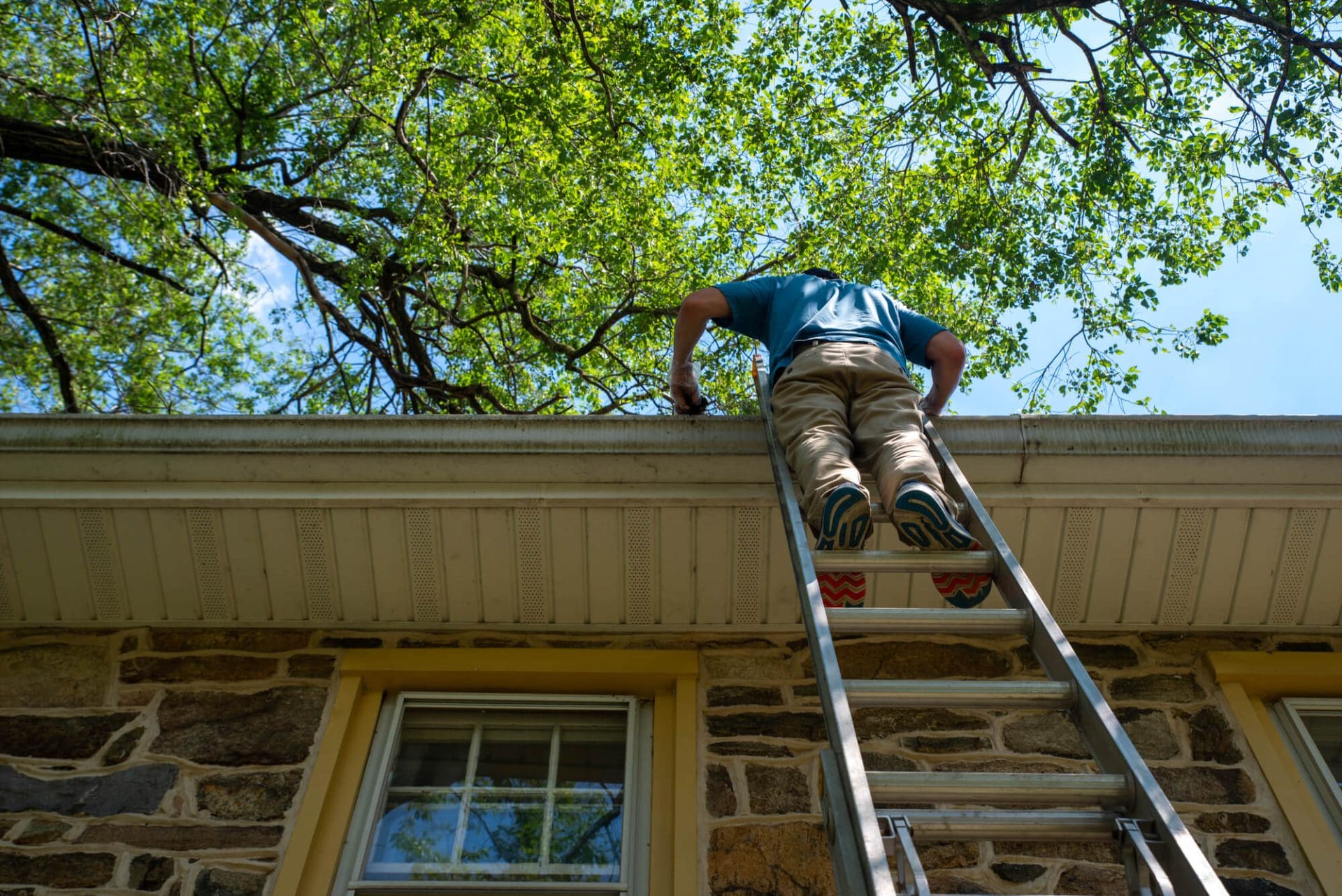 DIY Gutter Cleaning Hacks That Save Time and Effort | I Spy Inspectors